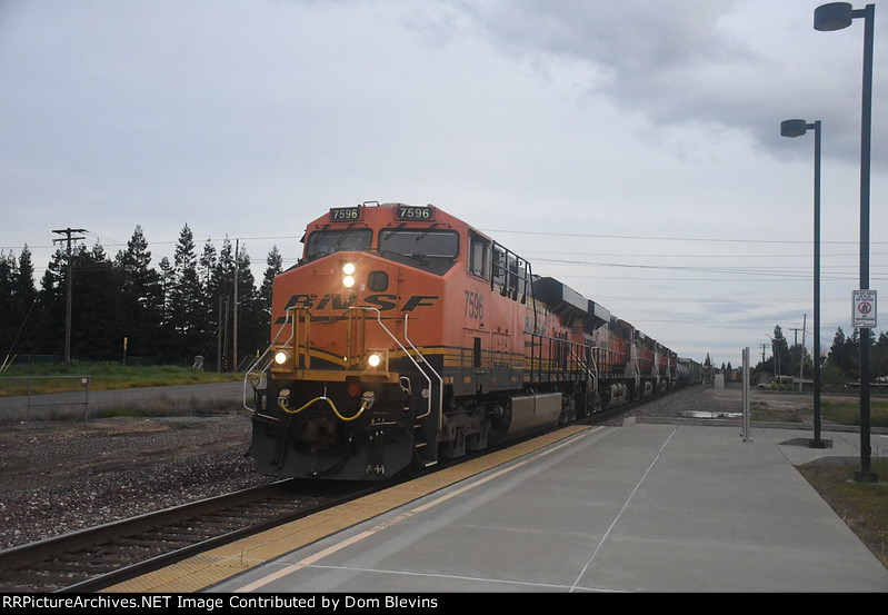 BNSF 7596